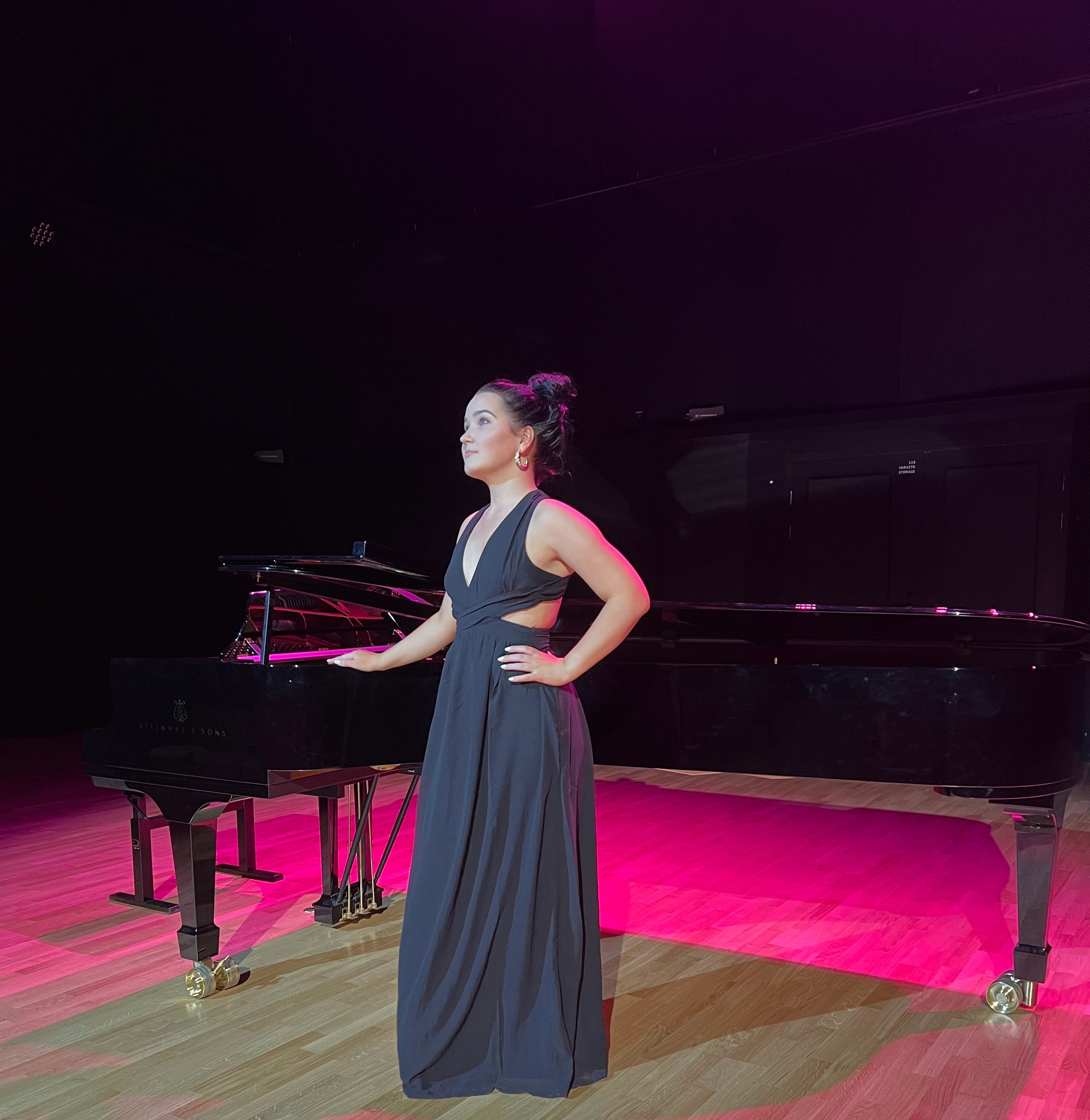 GALLERIA – MATILDA NIKKINEN, Singer